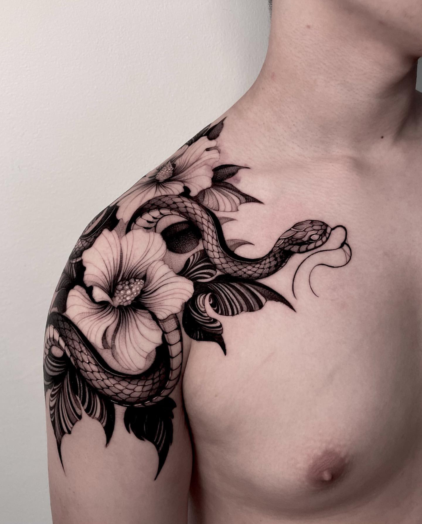 Bold and Meaningful Shoulder Tattoo Ideas for Men: Unique Designs, Half ...