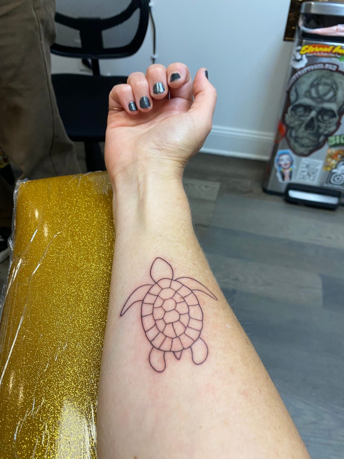Elegant Small Sea Turtle Tattoo Ideas for Women – Simple, Realistic ...