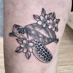 Sea Turtle Tattoo Designs: Simple, Hawaiian, Realistic, and Watercolor ...