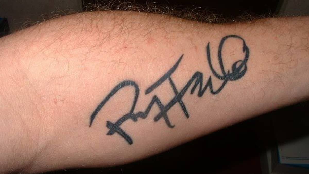 Unique Signature Tattoo Ideas for Men: Memorial Designs, Family ...