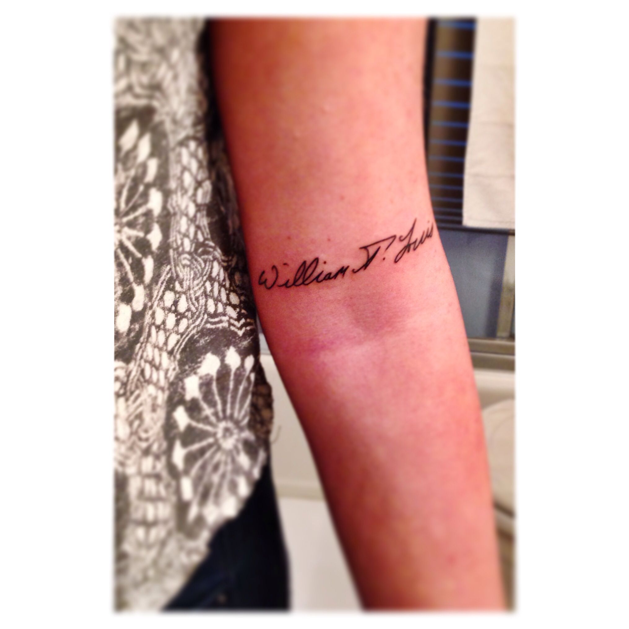 Unique Signature Tattoo Ideas for Men: Memorial Designs, Family ...