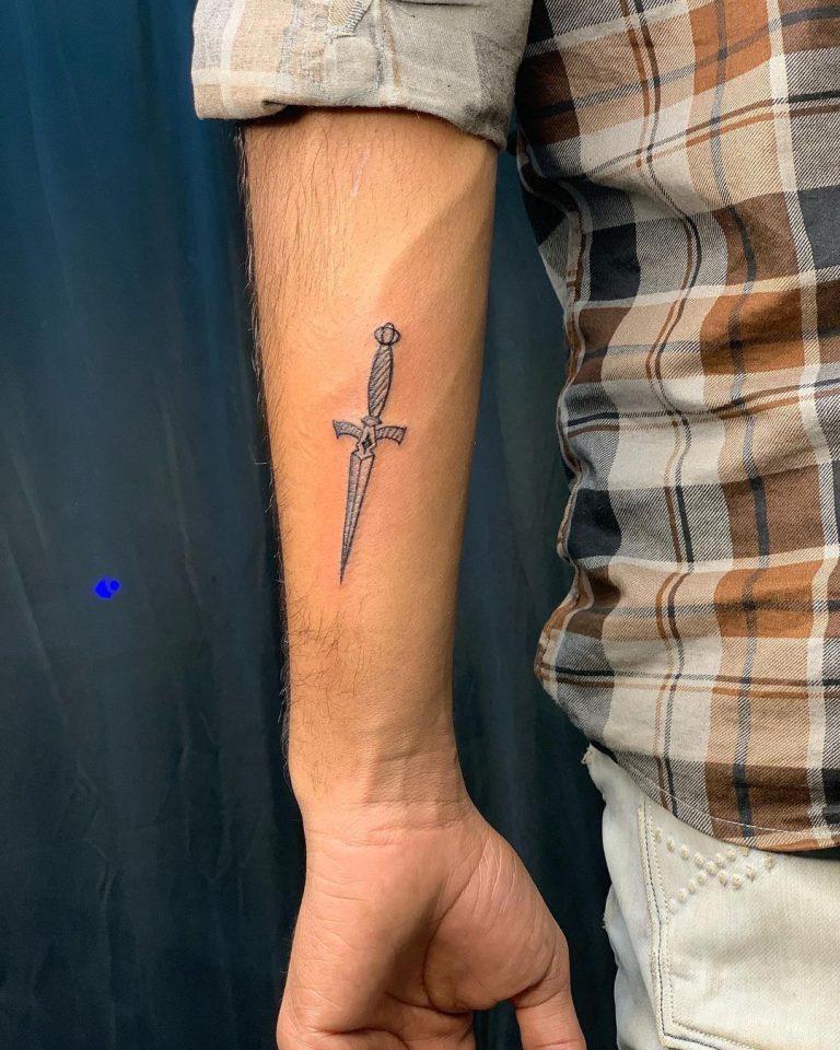 Cool small tattoo ideas for men with meaningful and unique designs for ...