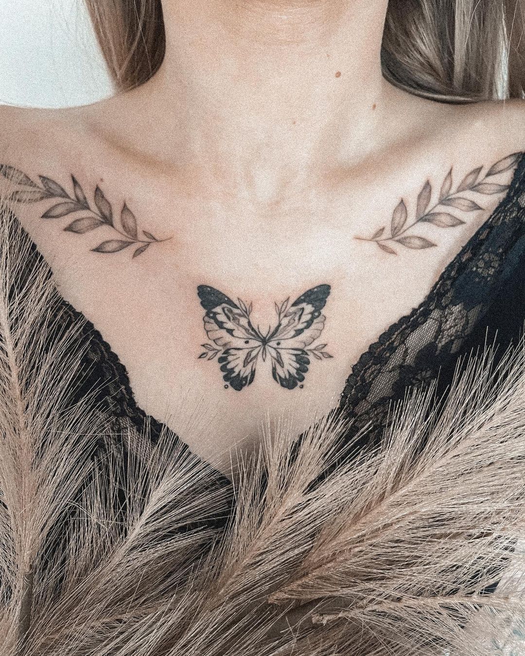 Inspiring Chest Tattoo Ideas for Women with Simple Floral and Unique ...