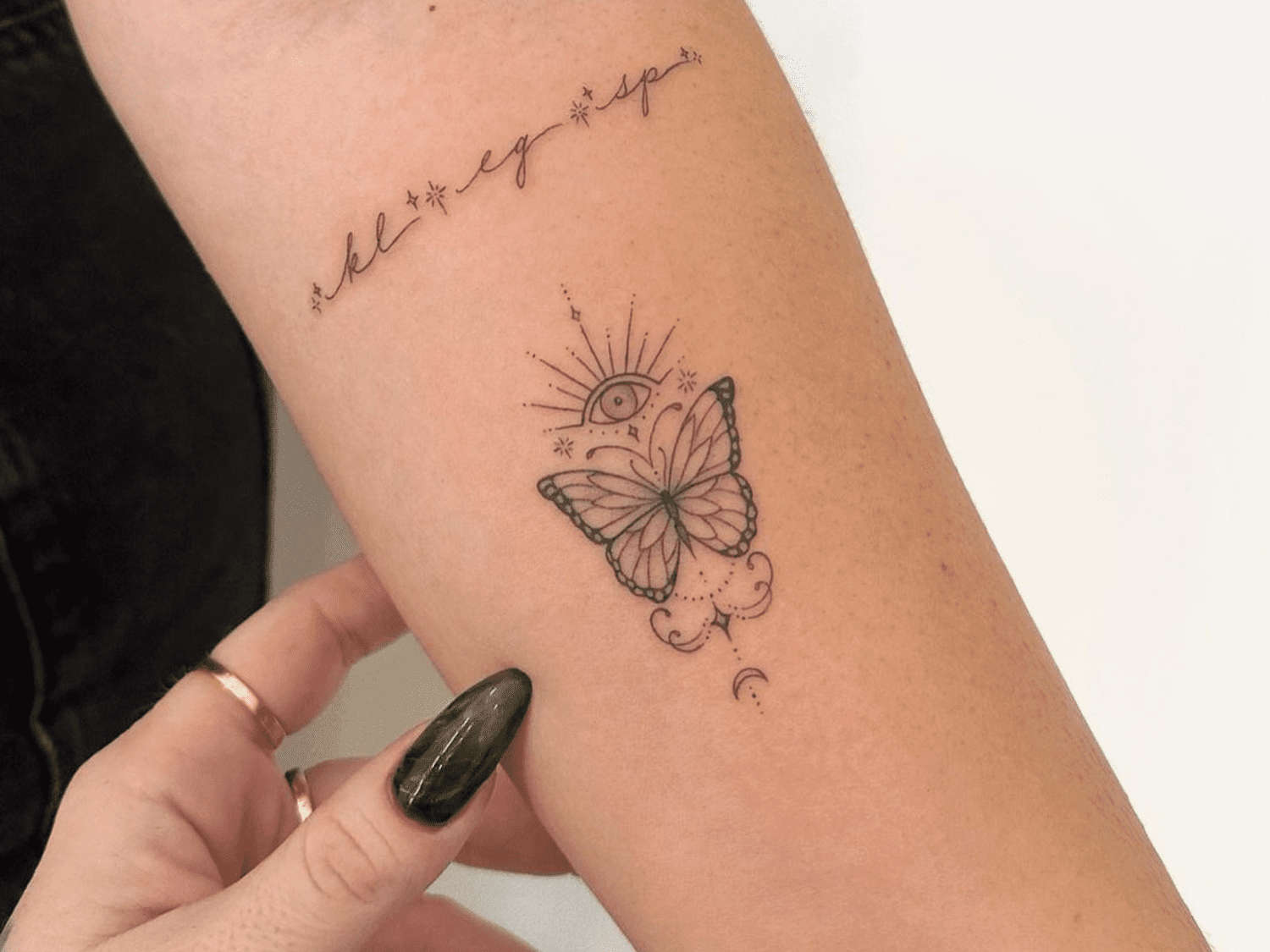 Butterfly Tattoo Designs for Women: Dainty, Fine Line, and Unique Ideas ...