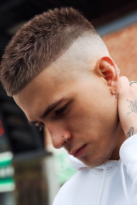 French Crop Hair For Men 2025: 25 Ideas With Low Fade, Undercut ...