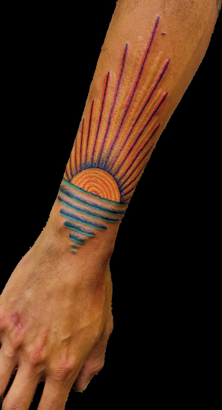 25 Sun Tattoo Ideas 2025: Unique, Minimalist, Rising, Half Sun Half ...