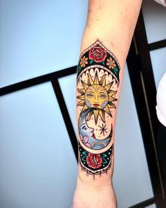 25 Sun Tattoo Ideas 2025: Unique, Minimalist, Rising, Half Sun Half ...