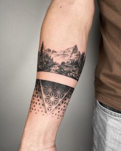 Geometric Tattoo 2025: 25 Ideas Powerful, Minimalist, Black Outline ...