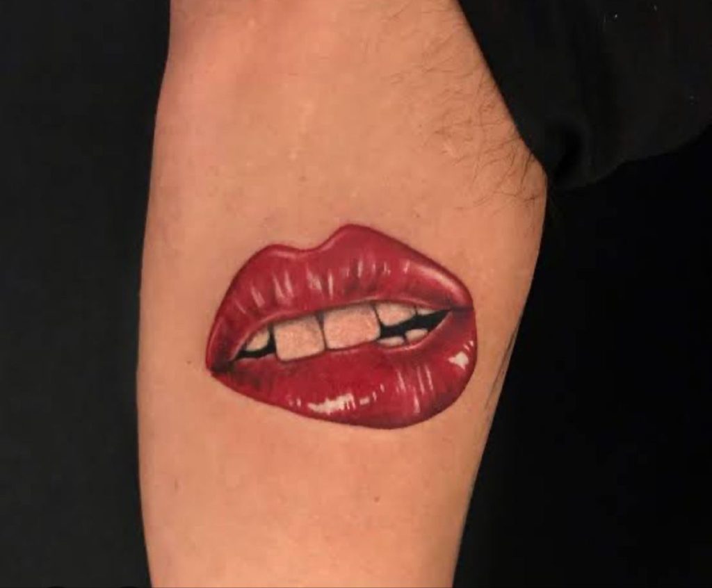 25 Lips Tattoo Ideas for Bold, Flirty, Realistic, and Stylish Designs ...