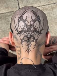 27 Bold Head Tattoo Ideas for Men and Women: Creative Scalp Designs ...